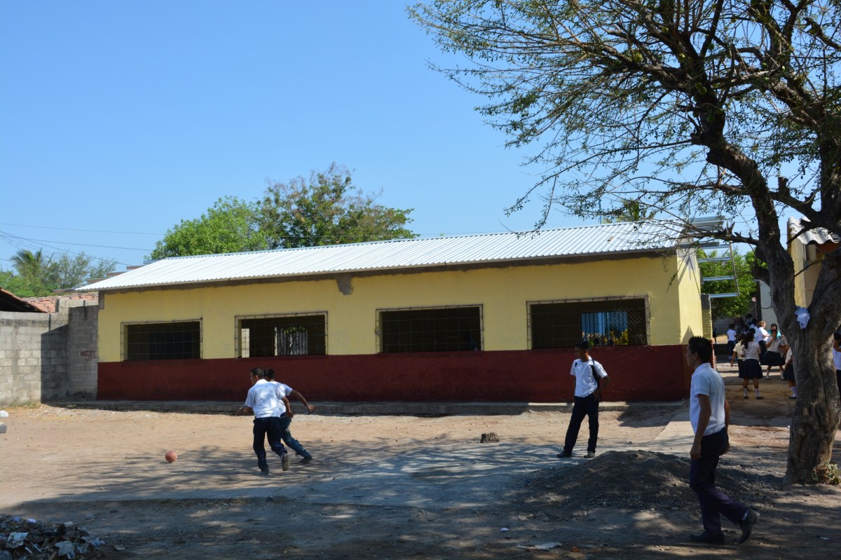 Roger-Guillen Bellino-Schule, Choluteca – Sonrisa – Ein Lächeln für ...
